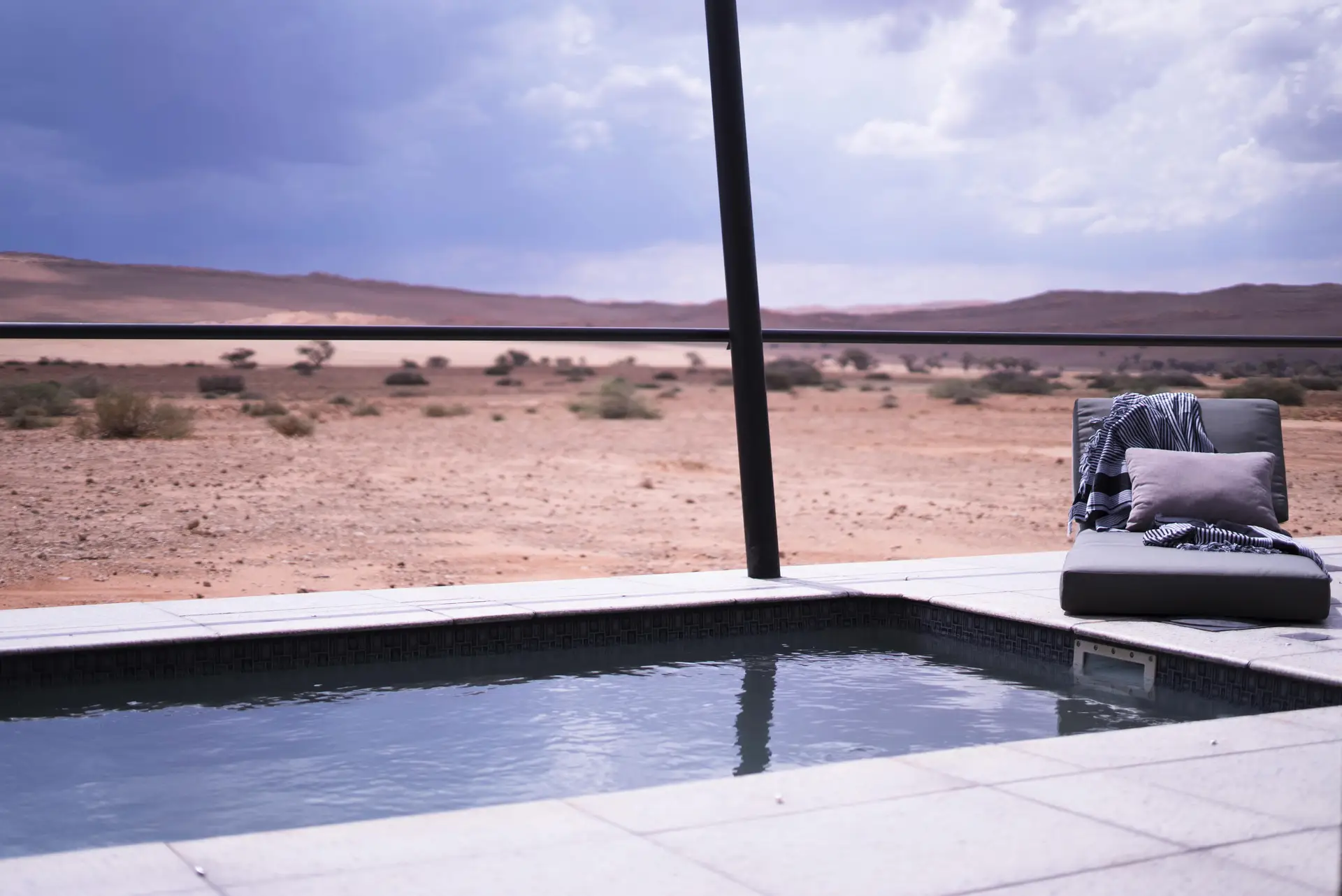 Landing : Desert Grace